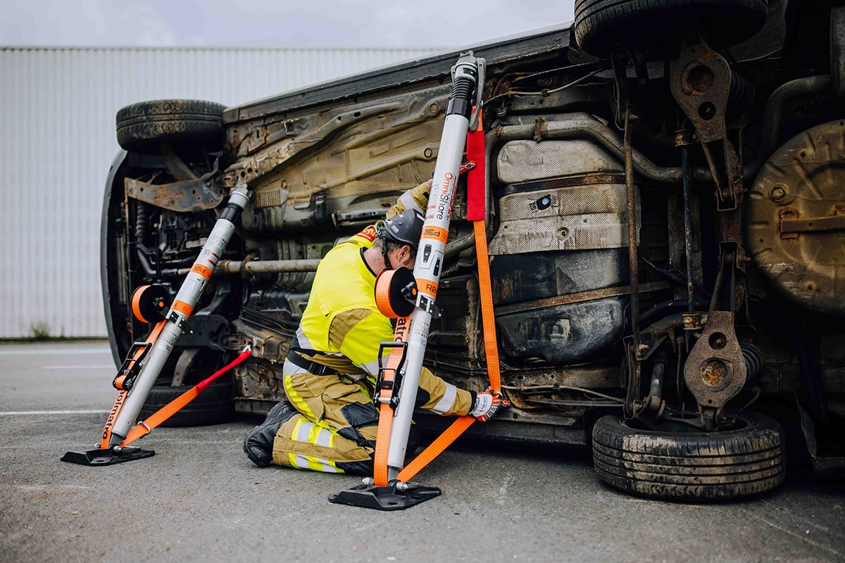 Vehicle shoring - Holmatro OmniShore